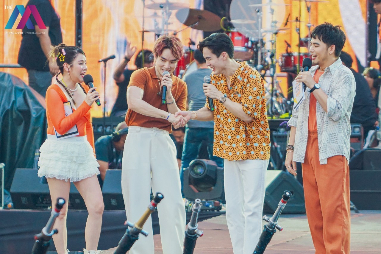 ศิลปินวัยรุ่นตัวท็อป ตบเท้าร่วมงาน ! ฟรีคอนเสิร์ตใหญ่เล่นน้ำกลางเมือง ...